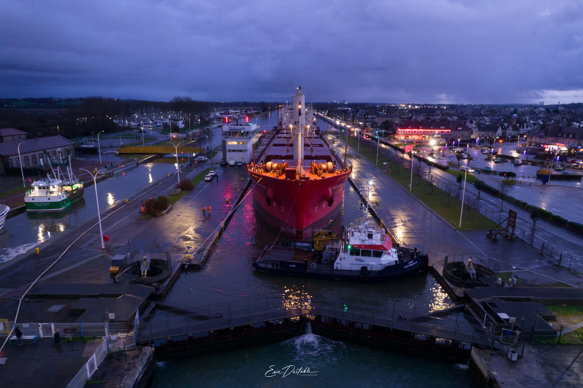 Le Federal Fraser, numéro 1 du « Guinness book » du Port de Caen ...