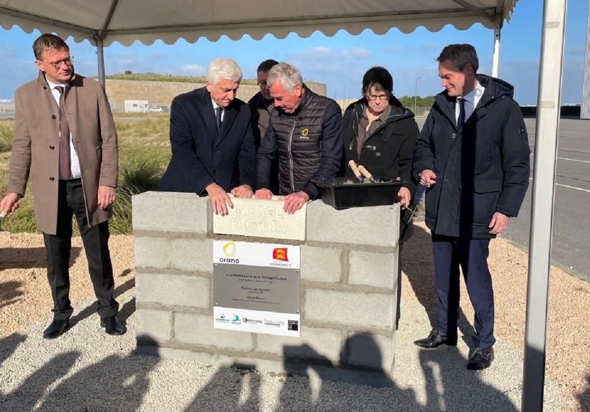 TN Eagle Factory, 1ère pierre sur le Port de Cherbourg